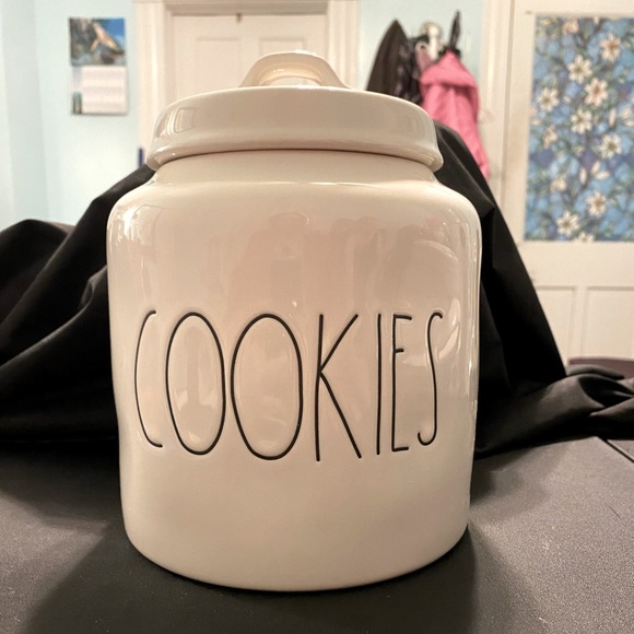 Rae Dunn | Kitchen | Rae Dunn Cookies Ceramic Farmhouse Style Chubby ...